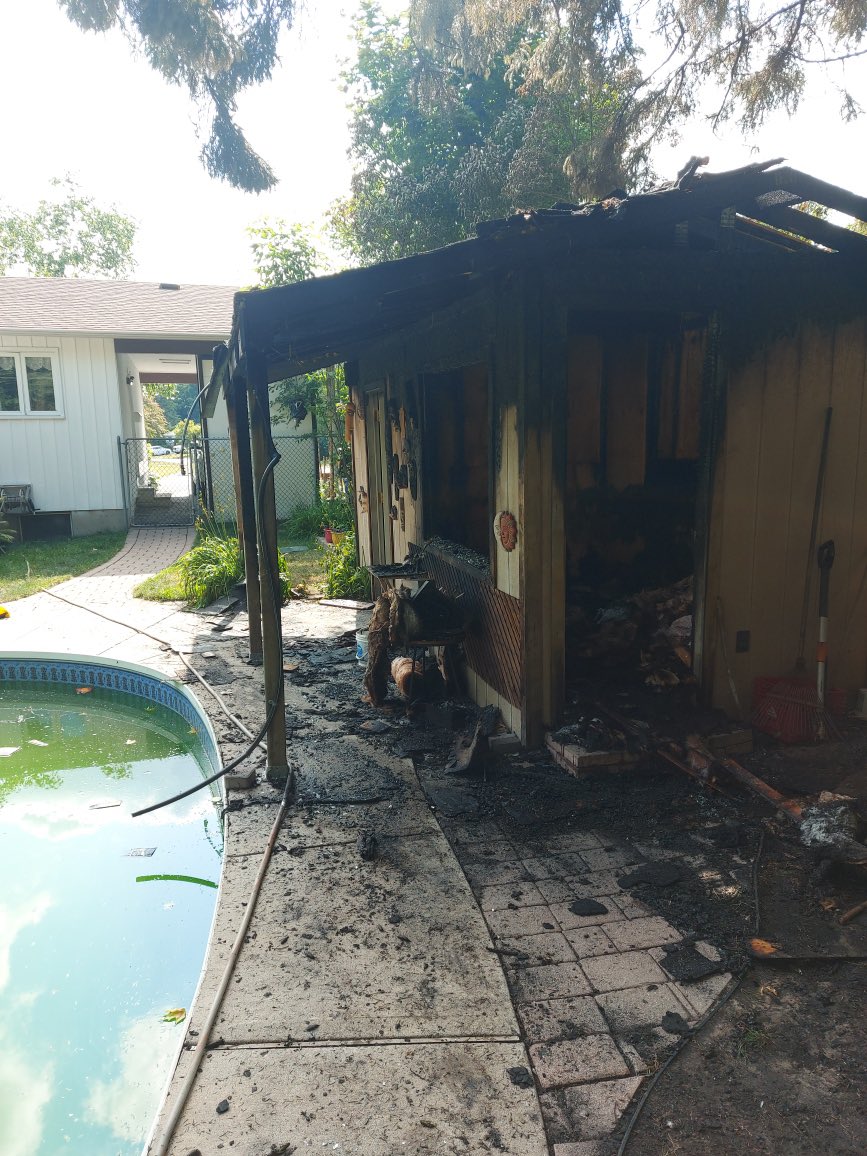 Pool shed destroyed by fire in Kanata