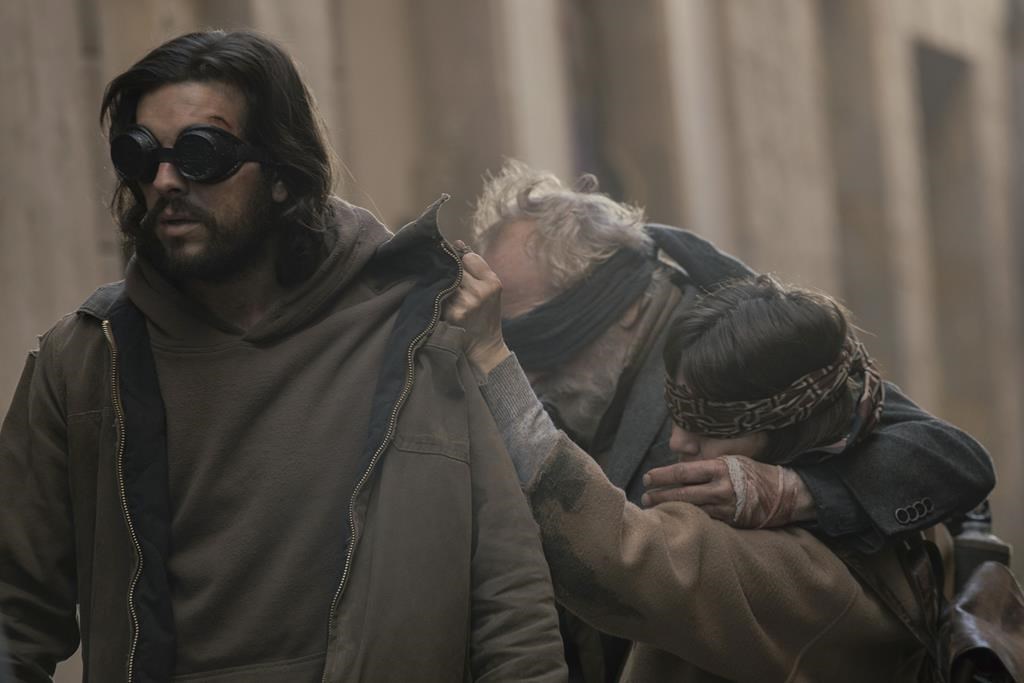 Movie Review: Cheap thrills in tedious Netflix spinoff ‘Bird Box Barcelona’