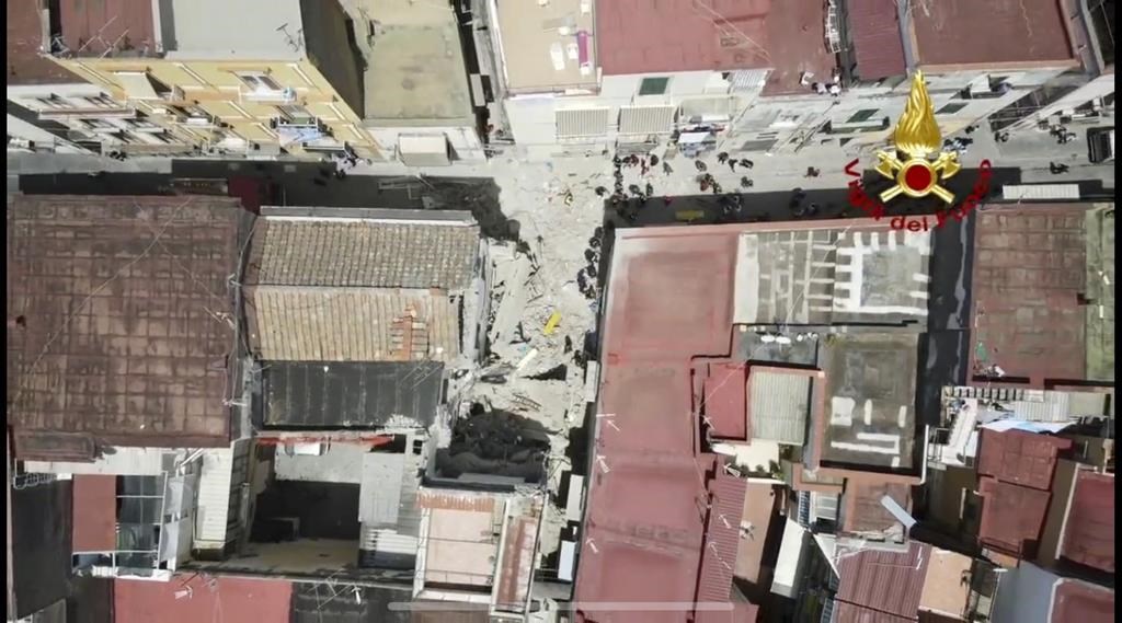 3 survivors rescued from rubble of collapsed apartment building in ...