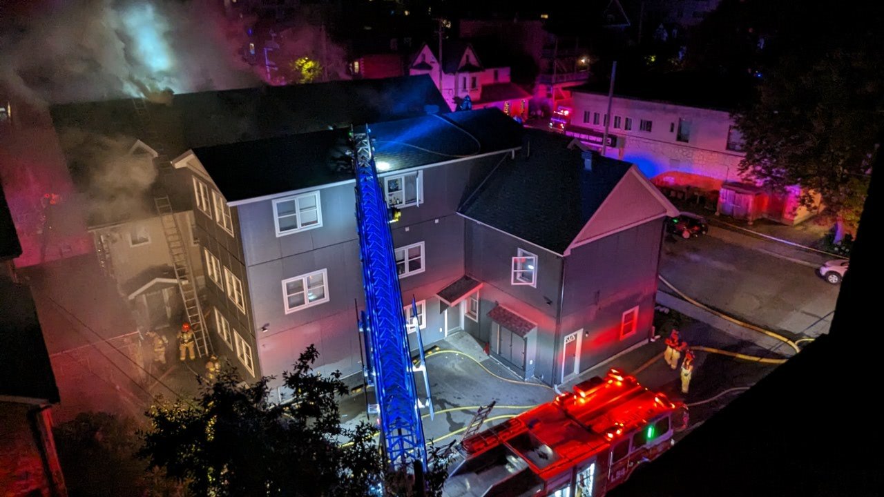Sandy Hill row house fire displaces 25 people, injures one