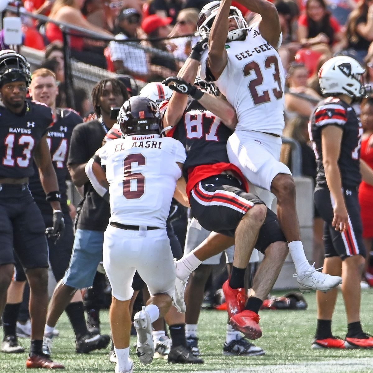 Field goal in final seconds lifts Gee-Gees over Ravens in Panda Game