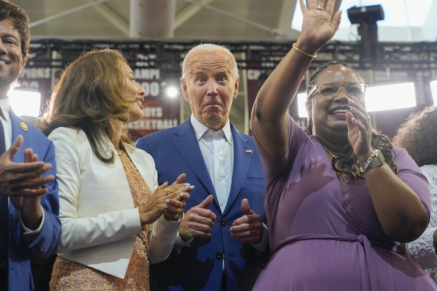 In 'blue wall' push, Biden defiantly says he's 'not going anywhere' as ...