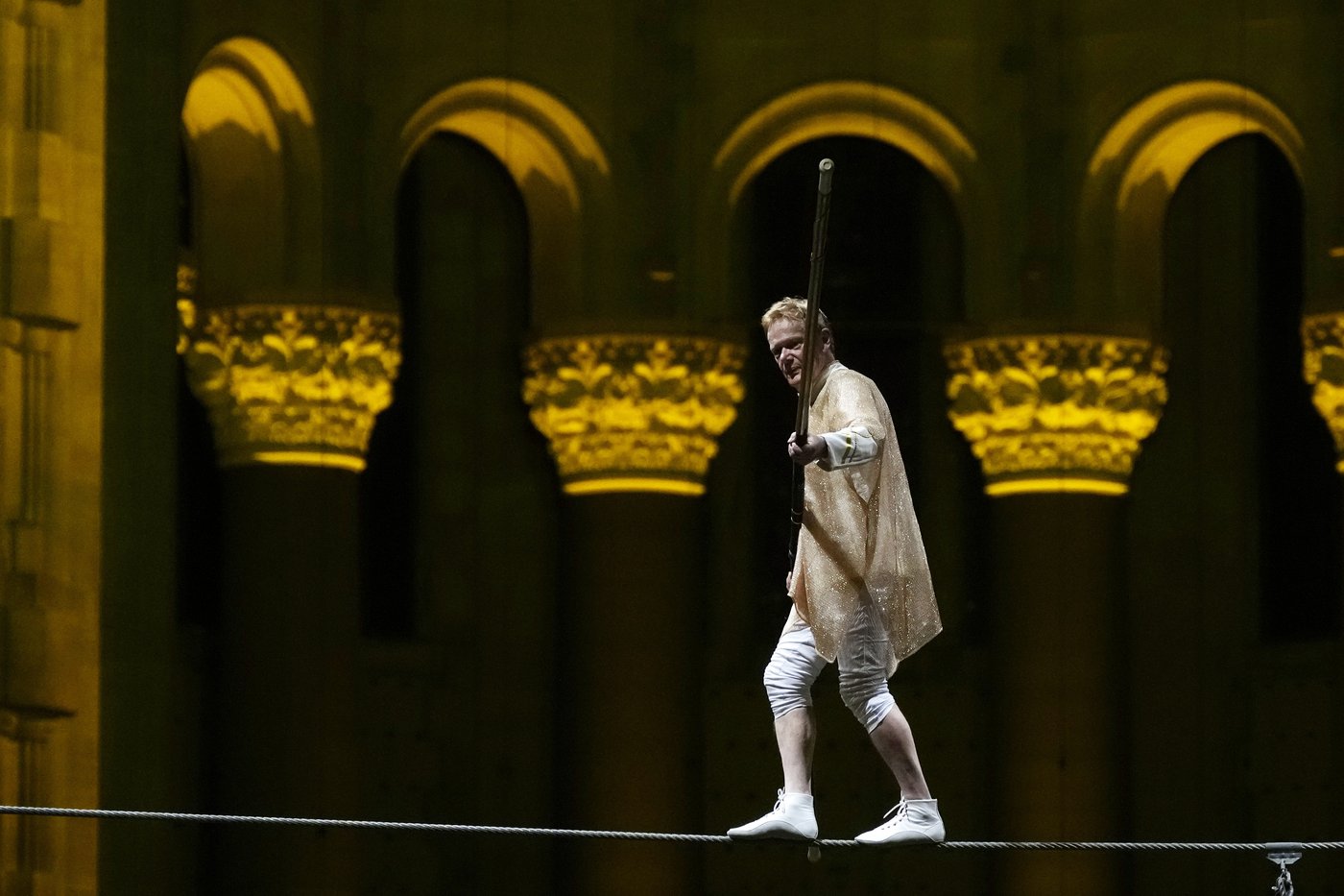 Philippe Petit recreates high-wire walk between World Trade Center's ...