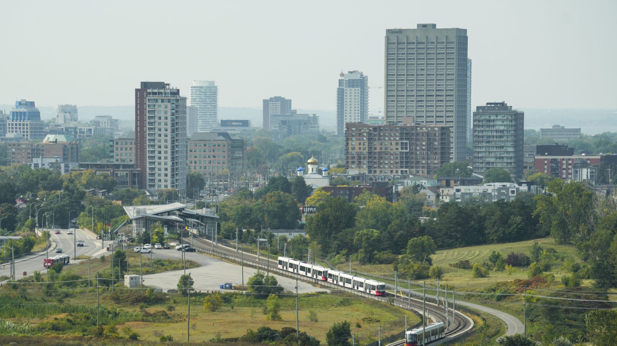 Lane closures with construction at Montreal Road LRT station