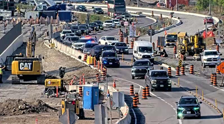 Police operation halted traffic to recover stolen vehicle on parkway