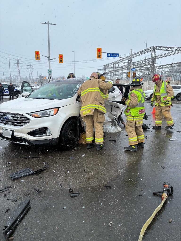 Ottawa fire witness crash that needed extrication
