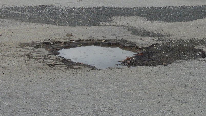 CAA names Ottawa's Carling Avenue fifth-worst road in Ontario