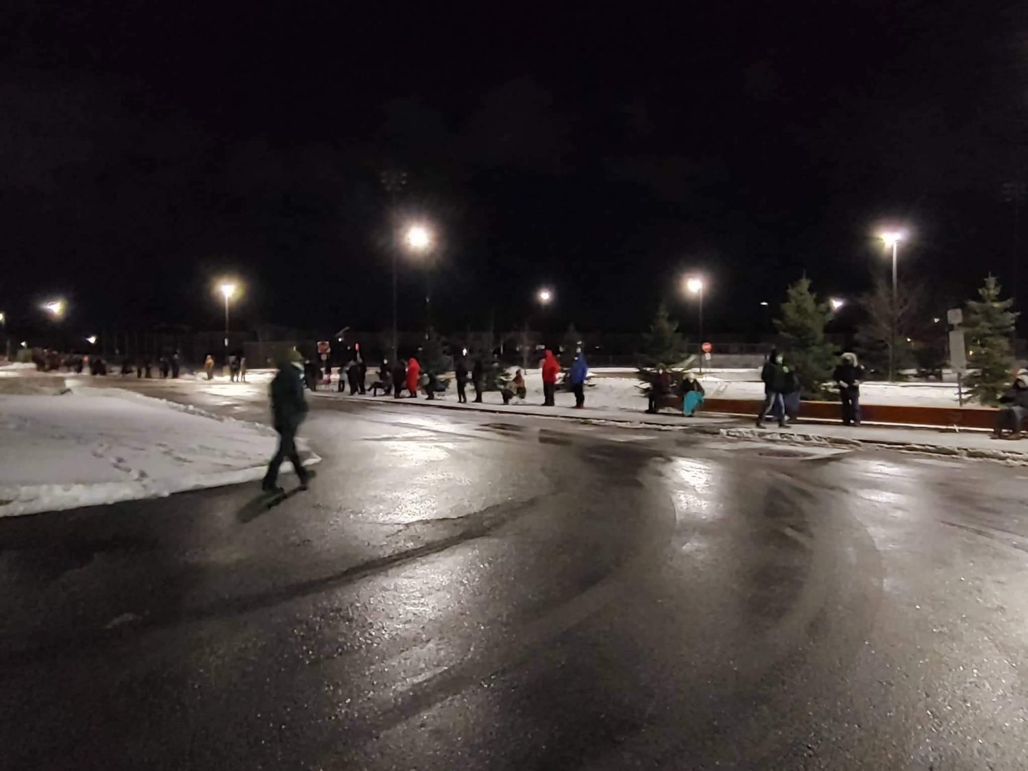 Early morning line-up at Barrhaven rec complex leads to rapid test kit ...