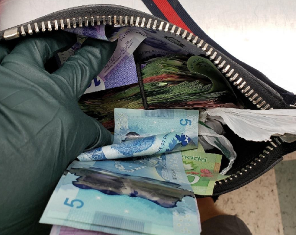 Ottawa police officers seize drugs and over $15K in cash, arrest three ...