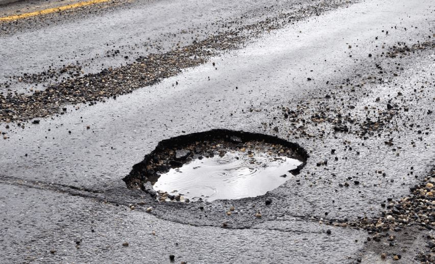 'Freeze-thaw cycles' challenging for City of Ottawa crews to mend potholes