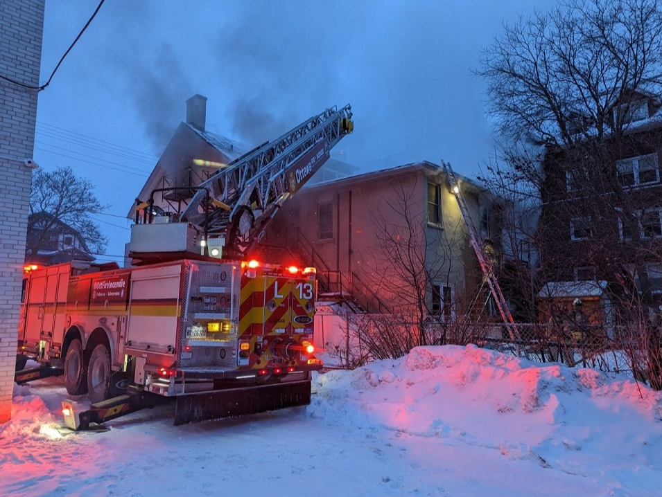 Ottawa firefighters respond to early morning fire in Sandy Hill